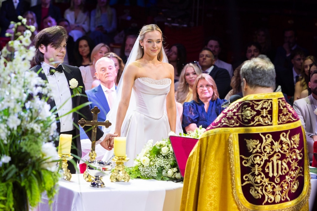 Hochzeit im Chapiteau: Adrian Paul Roncalli und Renée Boyle sagen Ja ...